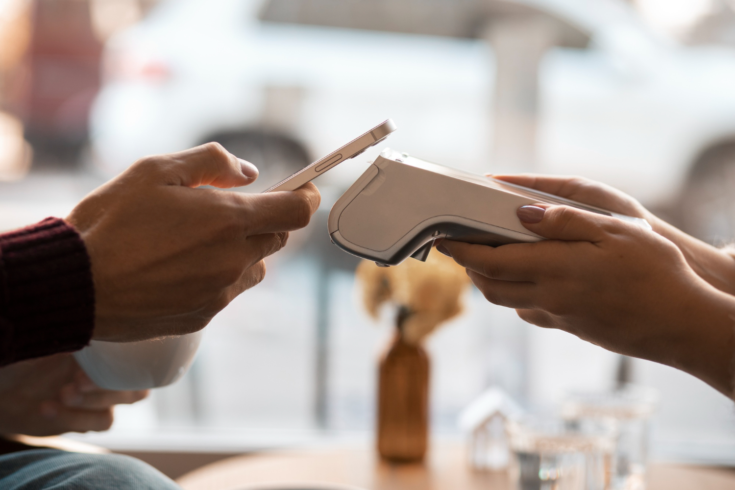 Ce este NFC? Cum funcționează și la ce folosește NFC